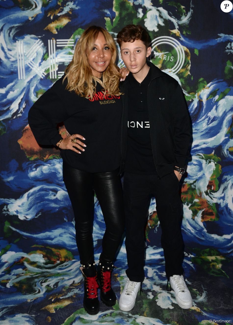 Exclusif - Cathy Guetta et son fils Tim Elvis - People au défilé Kenzo ...