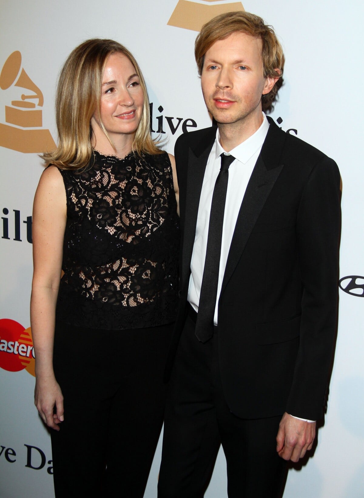 Photo : Beck et sa femme Marissa Ribisi - Soirée de Gala Clive Davis ...