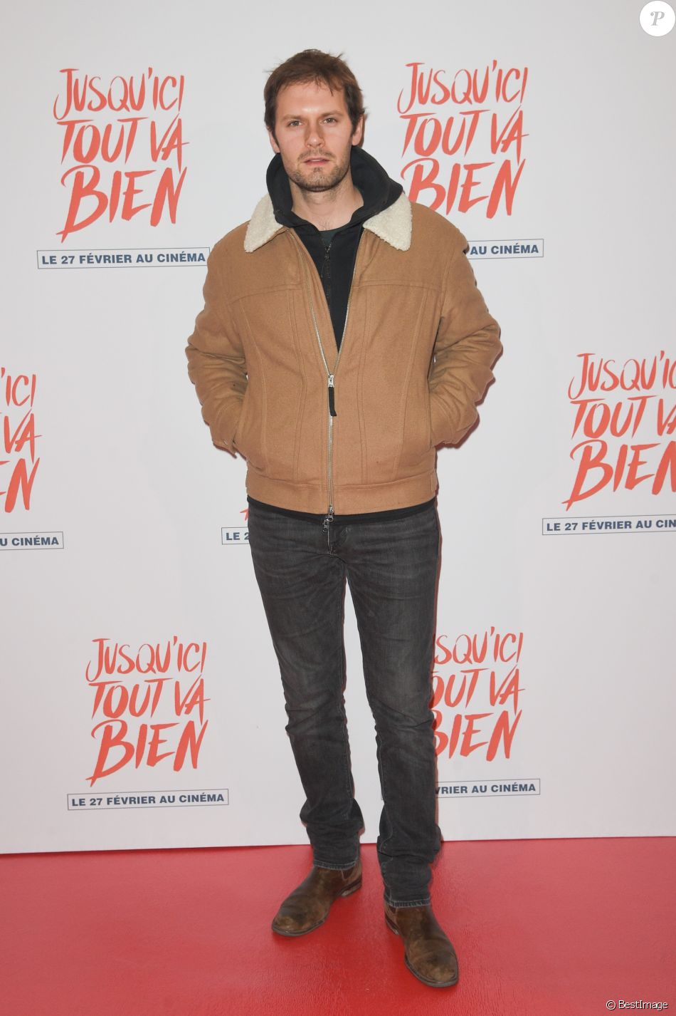 Hugo Becker à l'avant-première de comédie dramatique Jusqu'ici tout va ...