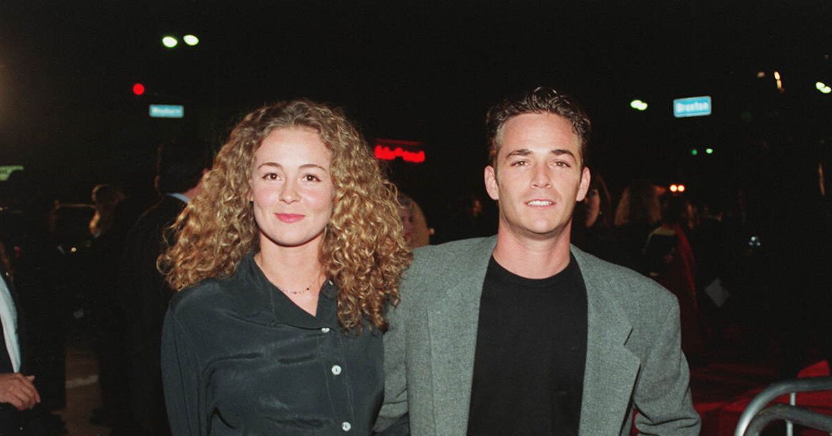 Luke Perry, Minnie Sharp à Los Angeles le 10 novembre 1994. - Purepeople
