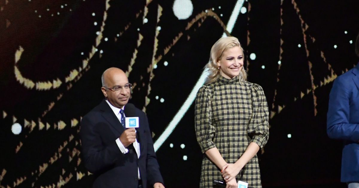 Lord Rumi Verjee, Pixie Lott et Kees Kruythoff lors de l'évènement WE ...