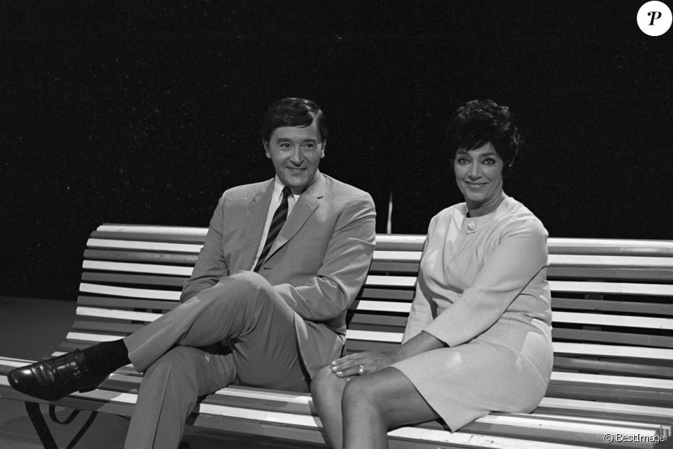 Jacques Bodoin et Micheline Dax sur un plateau de télévision le 20 ...