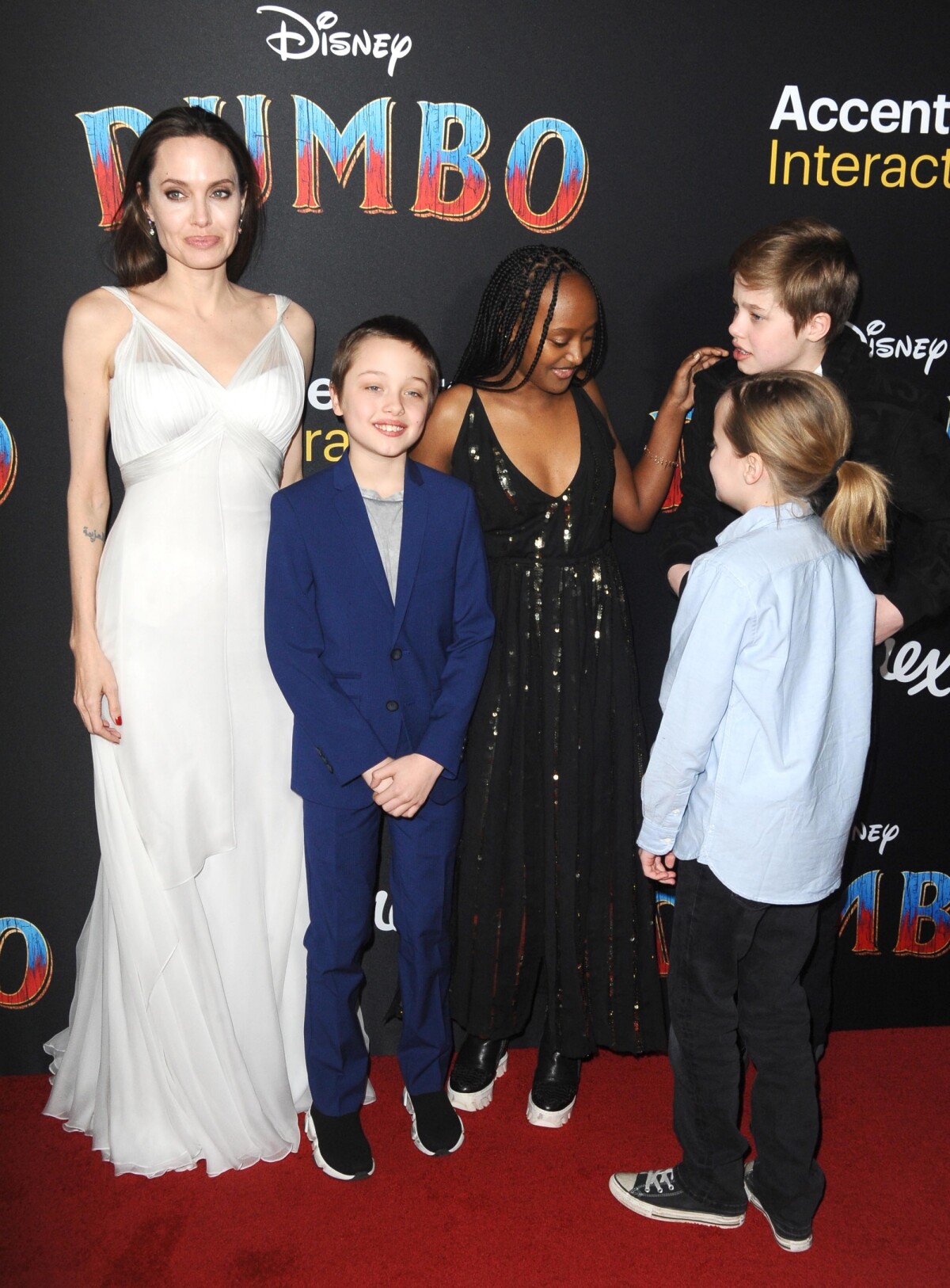 Photo Angelina Jolie Et Ses Enfants Zahara Shiloh Vivienne Et Knox