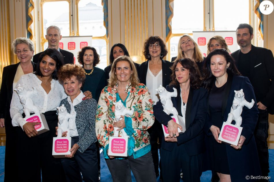 Lisa Azuelos, Yasmina Jaafar, Laurence Bloch lors de la signature au ...