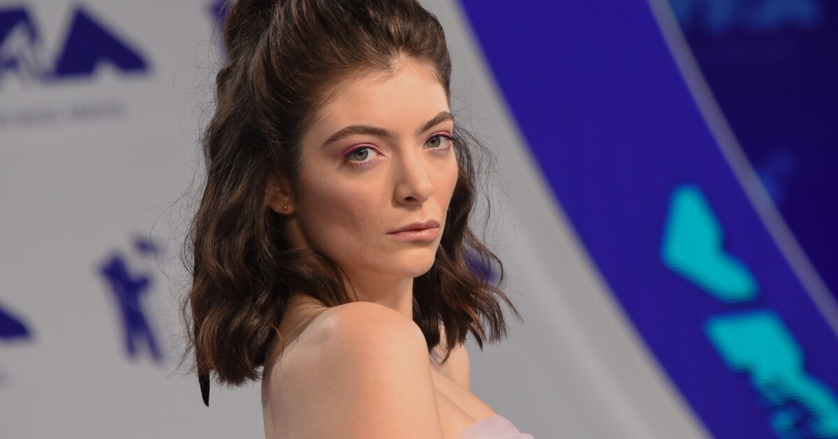 Lorde secrètement fiancée à Justin Warren ? La bague qui sème le doute ...
