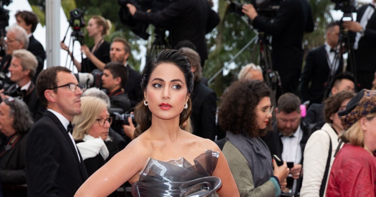 Loubna Abidar - Montée des marches du film Les plus belles années d'une ...