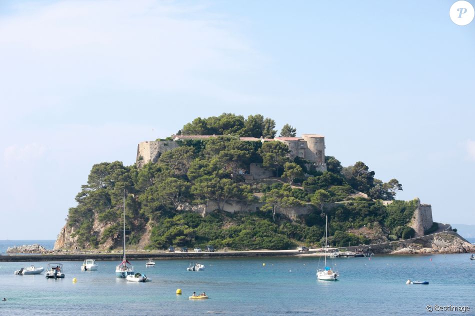Illustration du Fort de Brégançon à Bormes-les-Mimosas. Le 8 août 2018 ...