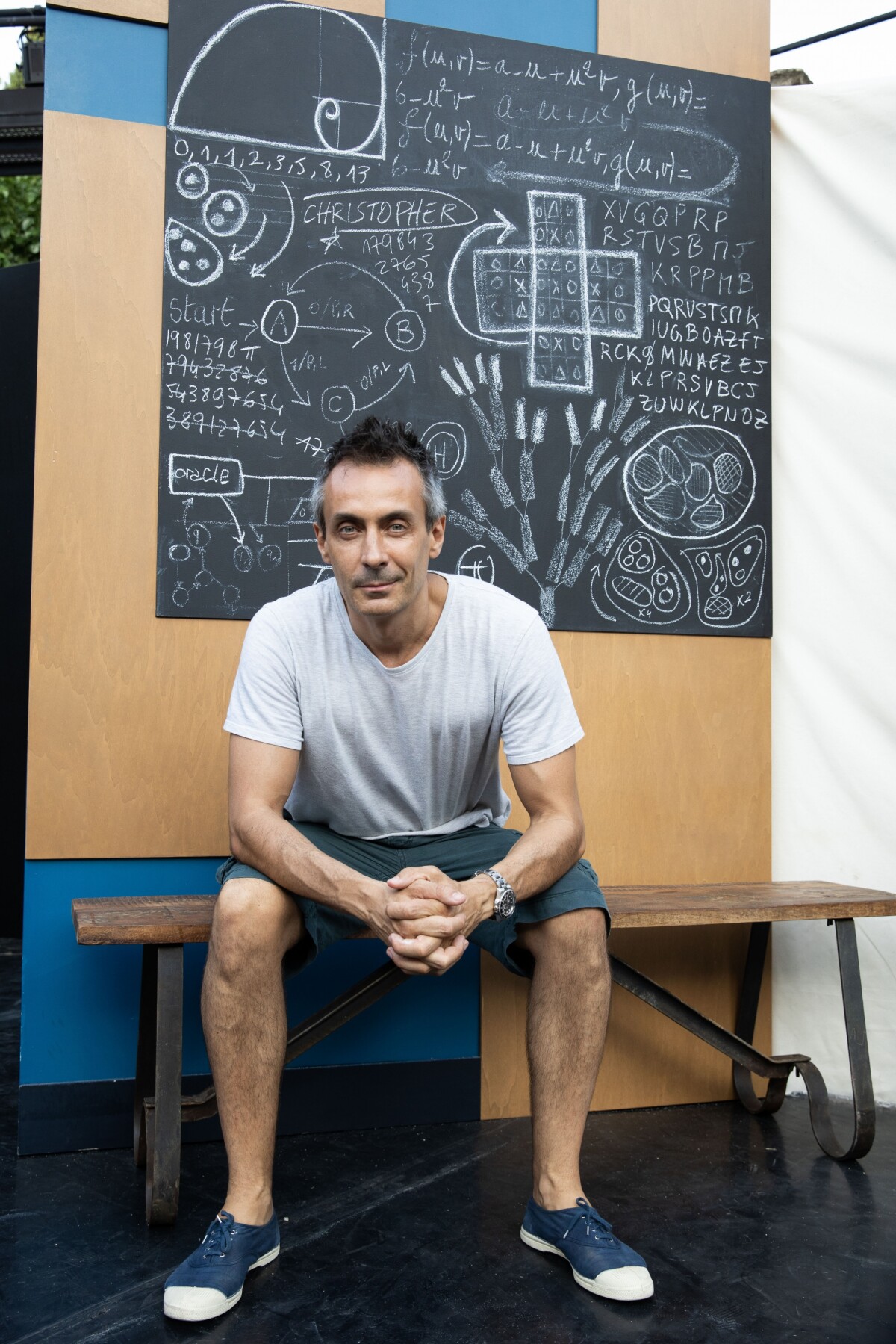 Photo : Exclusif - Benoît Solès avant la représentation de la pièce "La ...