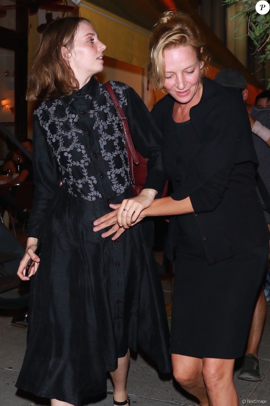 Uma Thurman et sa fille Maya Hawke sont allées diner au Socialista à New York, le 23 septembre ...