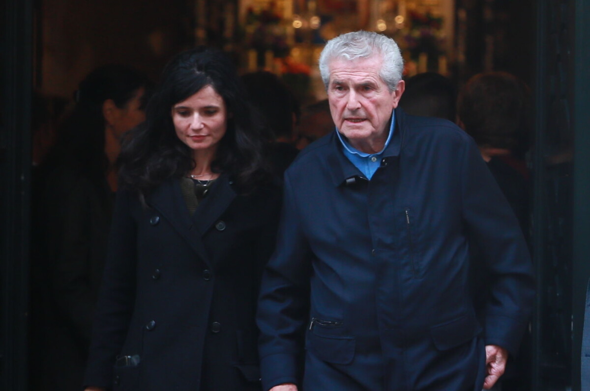 Photo : Salomé Lelouch et son père Claude Lelouch - Obsèques de Charles ...