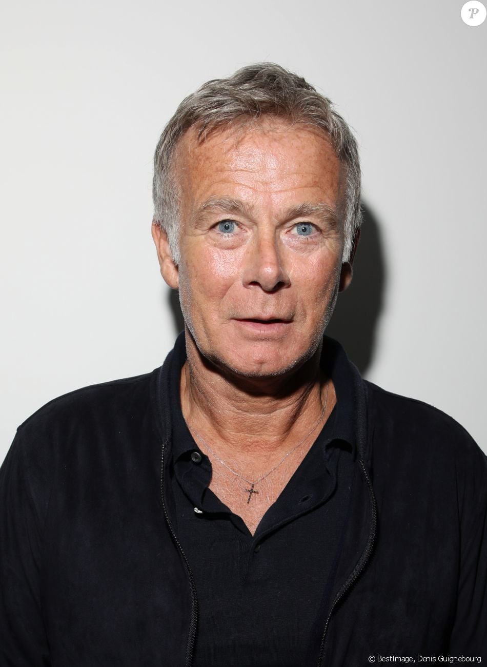 Exclusif - Franck Dubosc en close-up à la soirée Orange sur la plage de ...