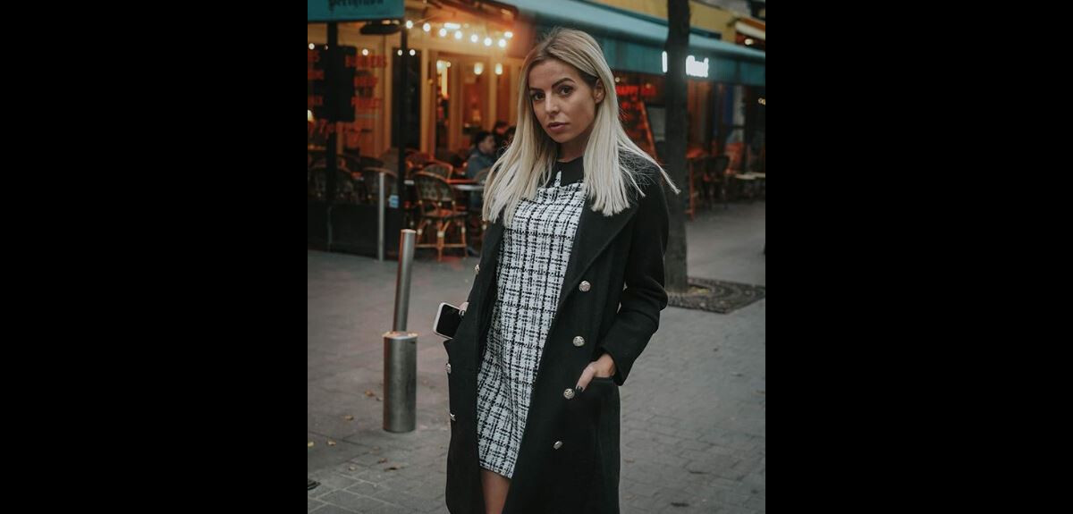 Photo : Hillary en petite robe à Paris - Instagram, 7 décembre 2018 ...