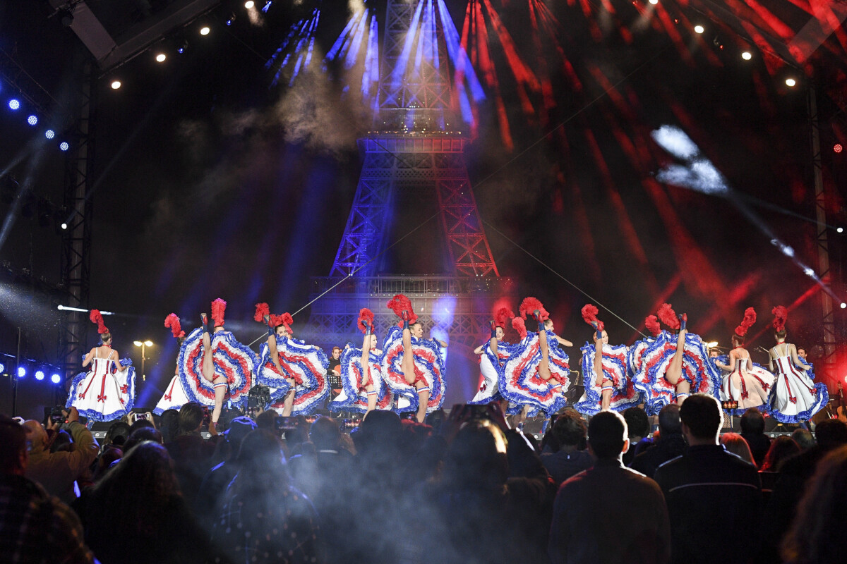 Photo : Exclusif - Les danseuses du Moulin Rouge - Concert anniversaire ...