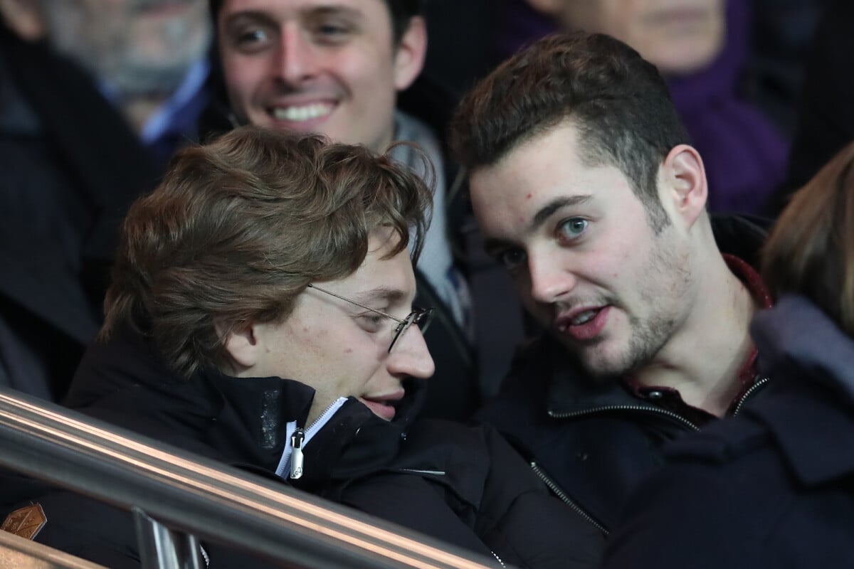 Photo : Pierre Sarkozy et Louis Sarkozy dans les tribunes lors du match ...