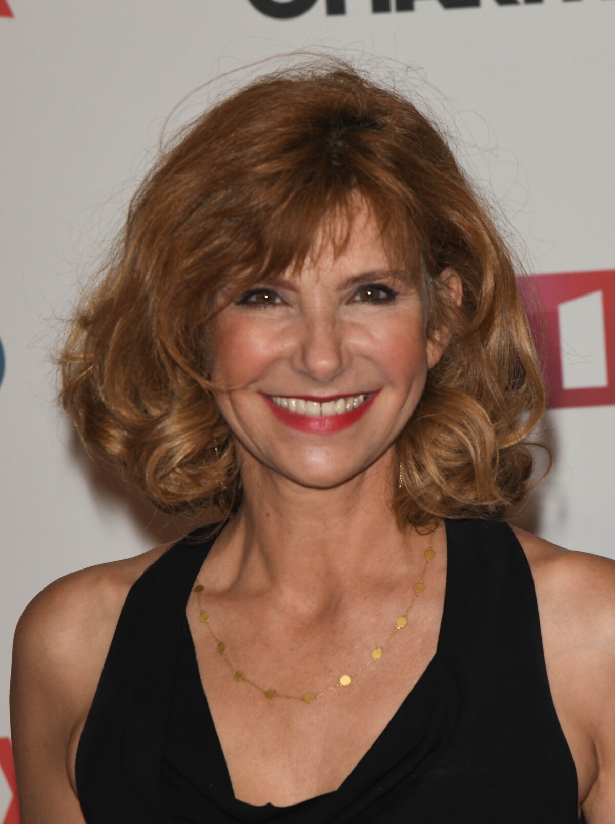 Photo : Florence Pernel à l'avant-première de "Le Bazar de la charité ...