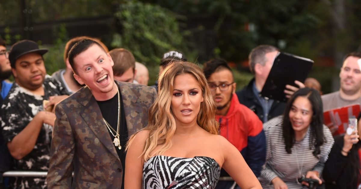 Professor Green (Stephen Paul Manderson) et Caroline Flack arrivent à ...