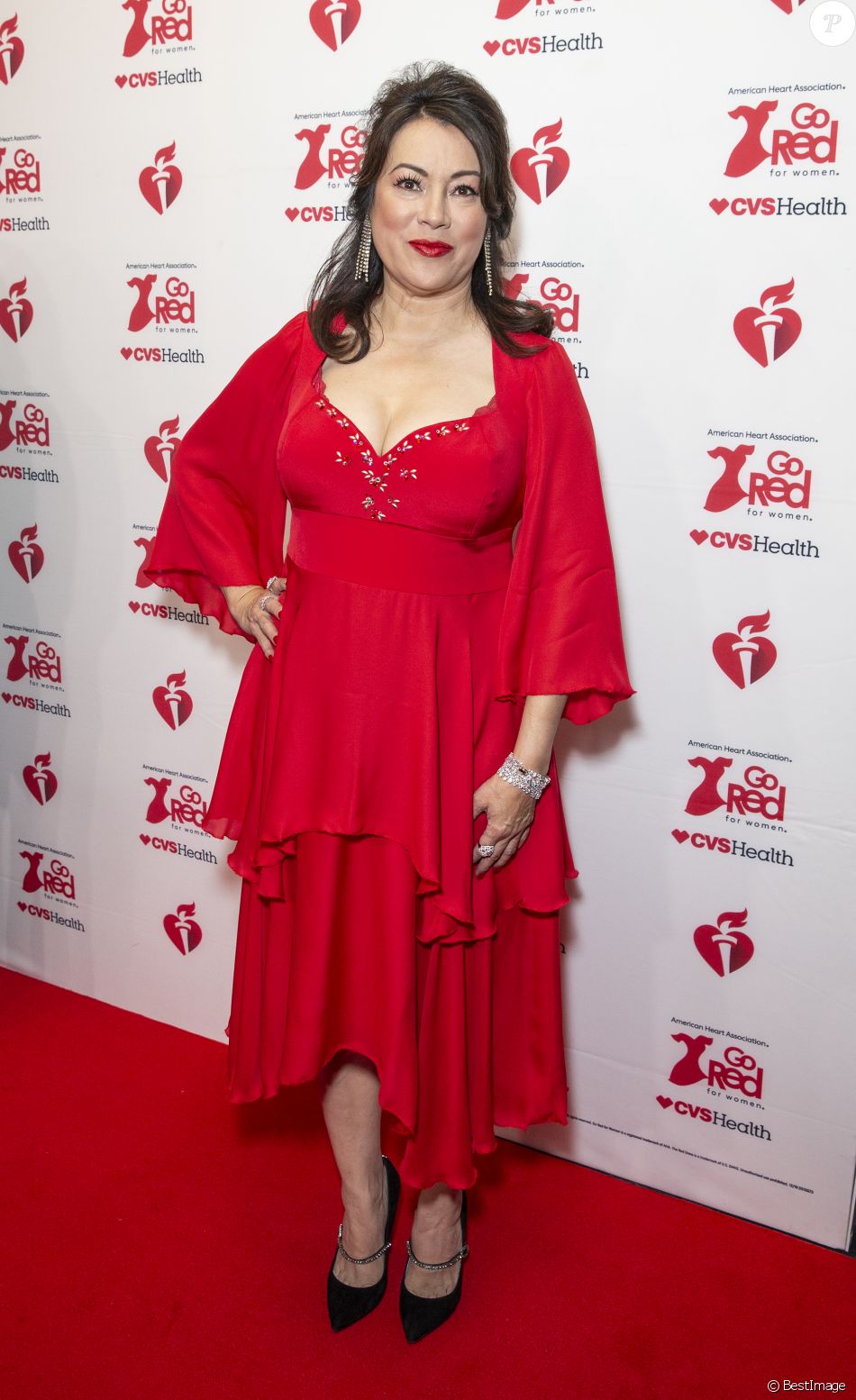 Jennifer Tilly - Les célébrités assistent à la soirée caritative Go Red ...