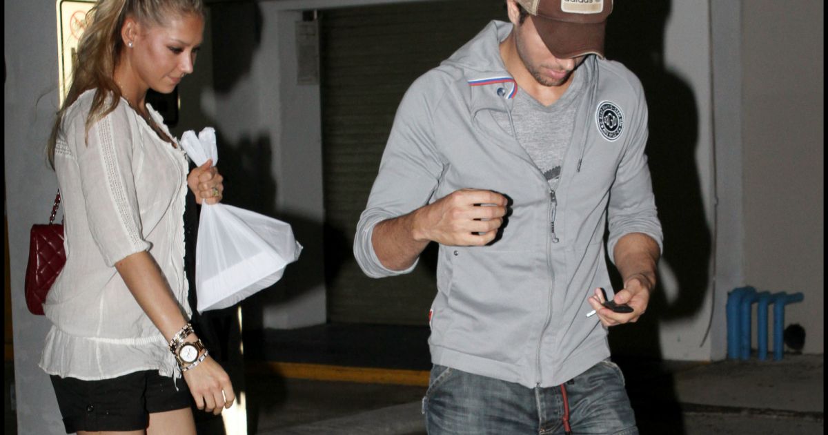 Exclusif- Enrique Iglesias et Anna Kournikova le 30 novembre 2010 à ...