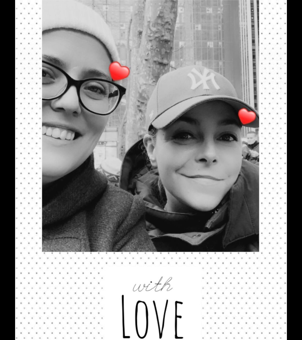Photo : Emilie Lopez et sa petite amie Noémie à New York, le 23 janvier ...