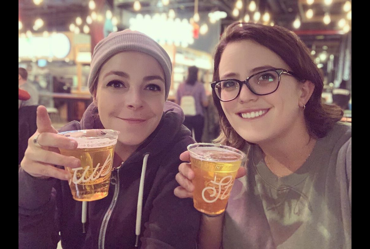 Photo : Emilie Lopez avec sa compagne à New York, le 26 décembre 2019 ...