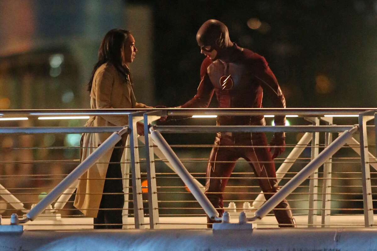 Photo : Grant "The Flash" Gustin, Tom "Reverse Flash" Cavanaugh ...