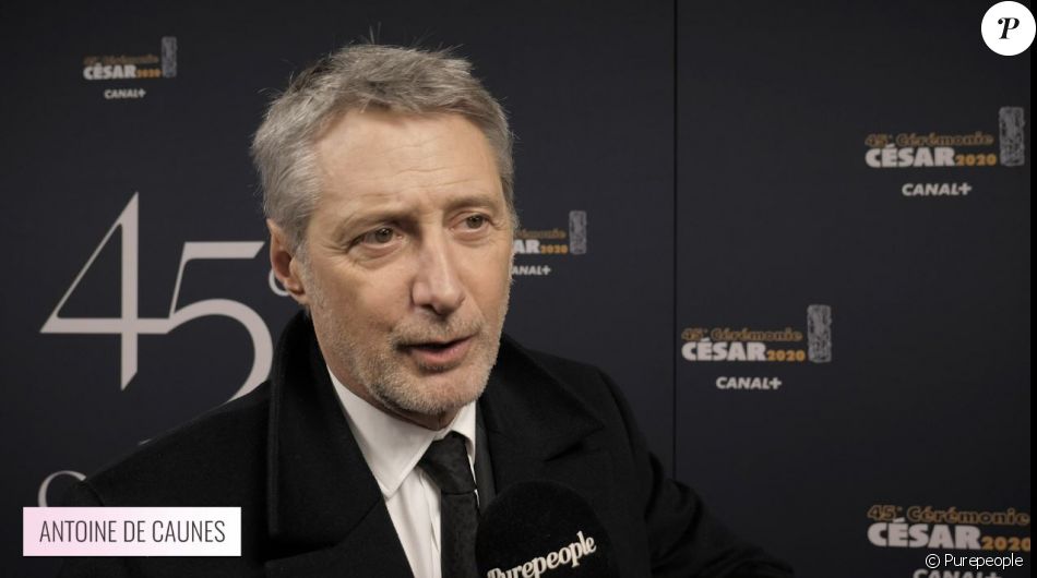 Antoine de Caunes en interview exclusive pour Purepeople.com lors de la ... Antoine de Caunes en interview exclusive pour Purepeople.com lors de la ...