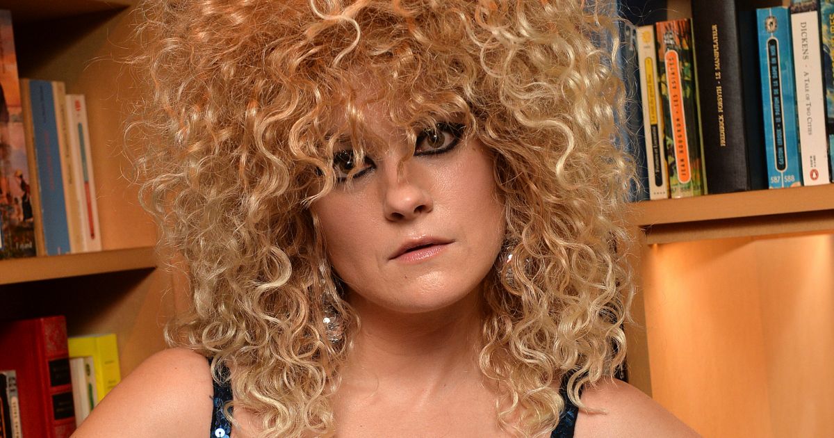 La chanteuse Corine en showcase pour les 50 ans de la Maison Rykiel à ...