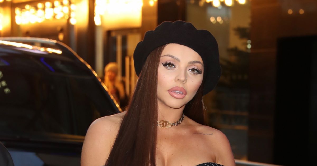 Jesy Nelson - Le groupe Little Mix arrive aux studios de la radio ...