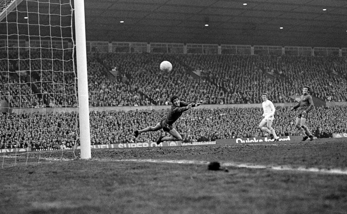 Photo : Peter Bonetti, gardien de but légendaire du club de football de ...