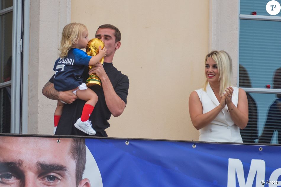 Antoine Griezmann Revient Dans Sa Ville Natale De Mâcon Pour Célébrer