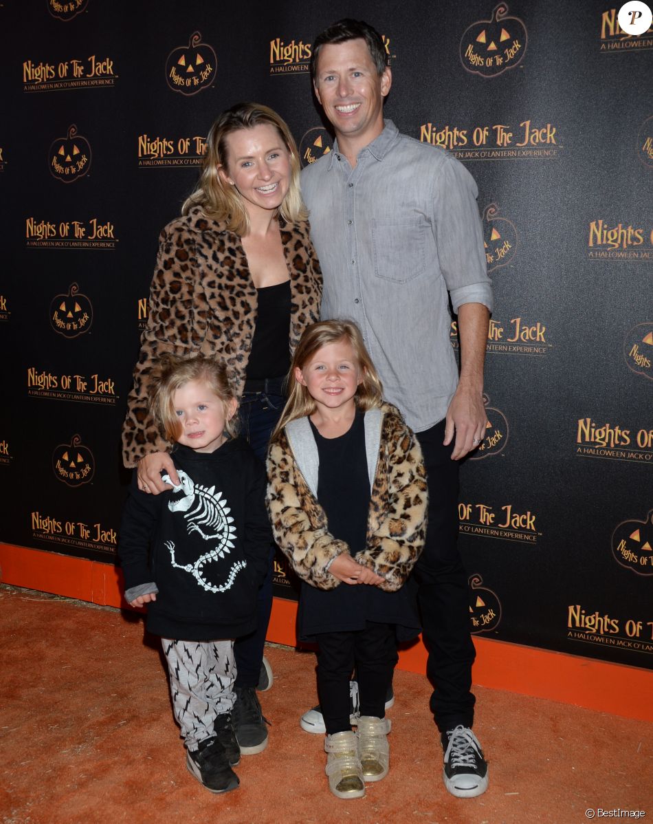 Beverley Mitchell avec son mari Michael Cameron et leurs enfants Hutto ...