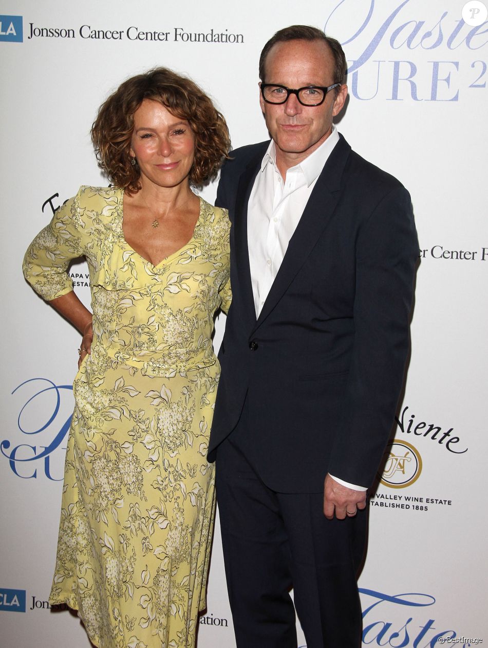 Jennifer Grey et son mari Clark Gregg lors de la 19e soirée annuelle de ...