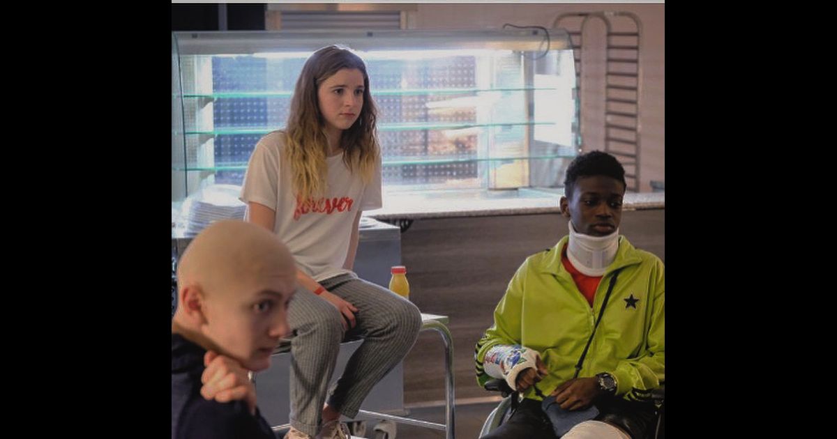 Esther Valding dans Les Bracelets rouges, le 23 janvier 2018 - Purepeople