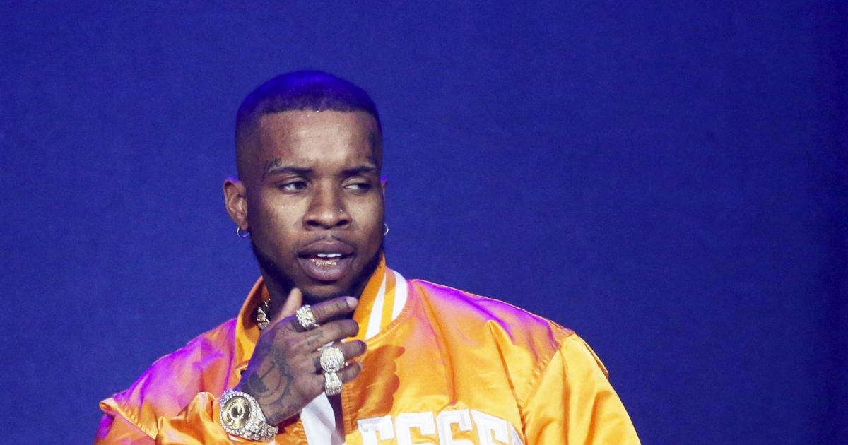 Tory Lanez en concert pendant la tournée 'Indigoat' à Oakland en ...