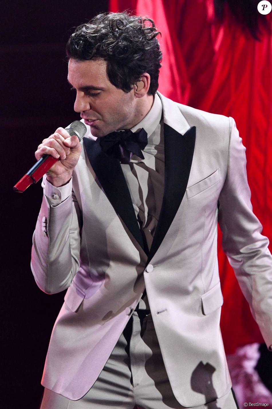 Mika en concert lors de la 70ème édition du festival de Sanremo, le 6 ...