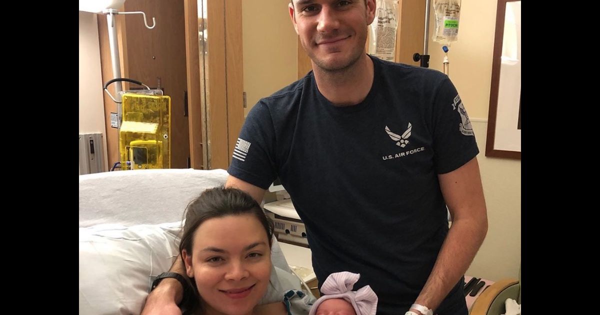 Scarlett Byrne et Cooper Hefner sur Instagram. Le 25 août 2020 ...