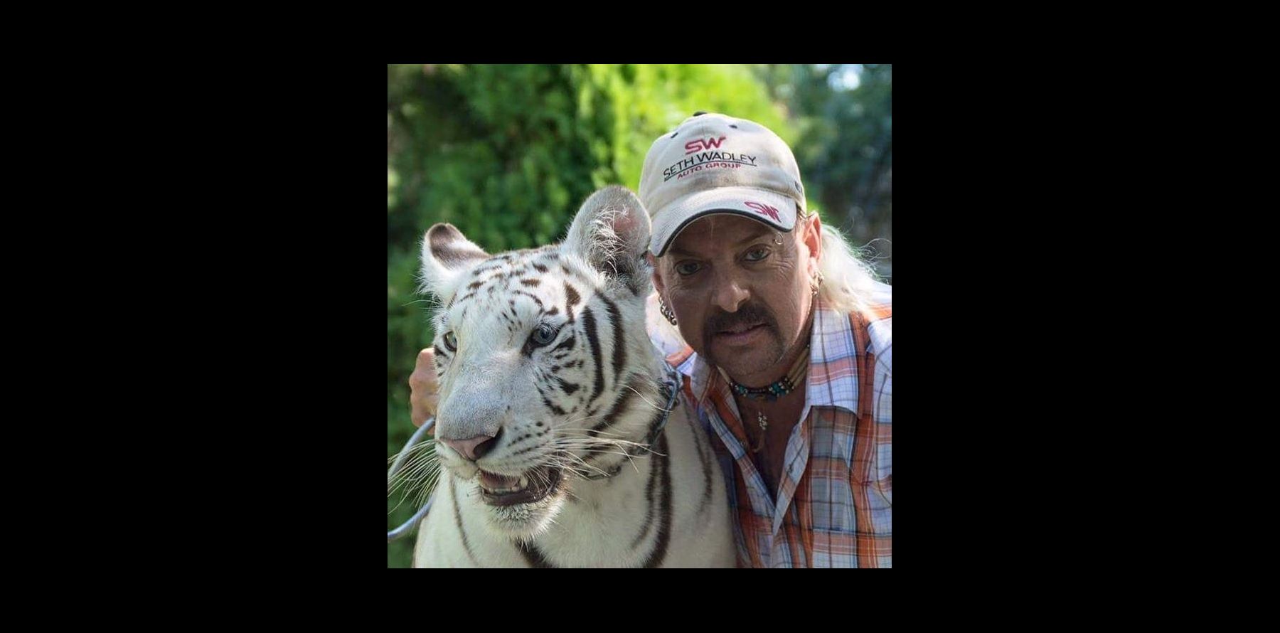 Joe Exotic supplie Donald Trump de le gracier : "J'ai été sexuellement ...