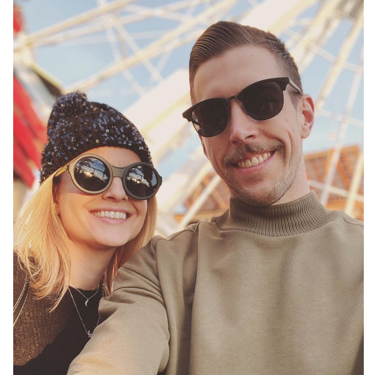 Photo : L'actrice Mena Suvari et son mari Michael Hope. Janvier 2020 ...