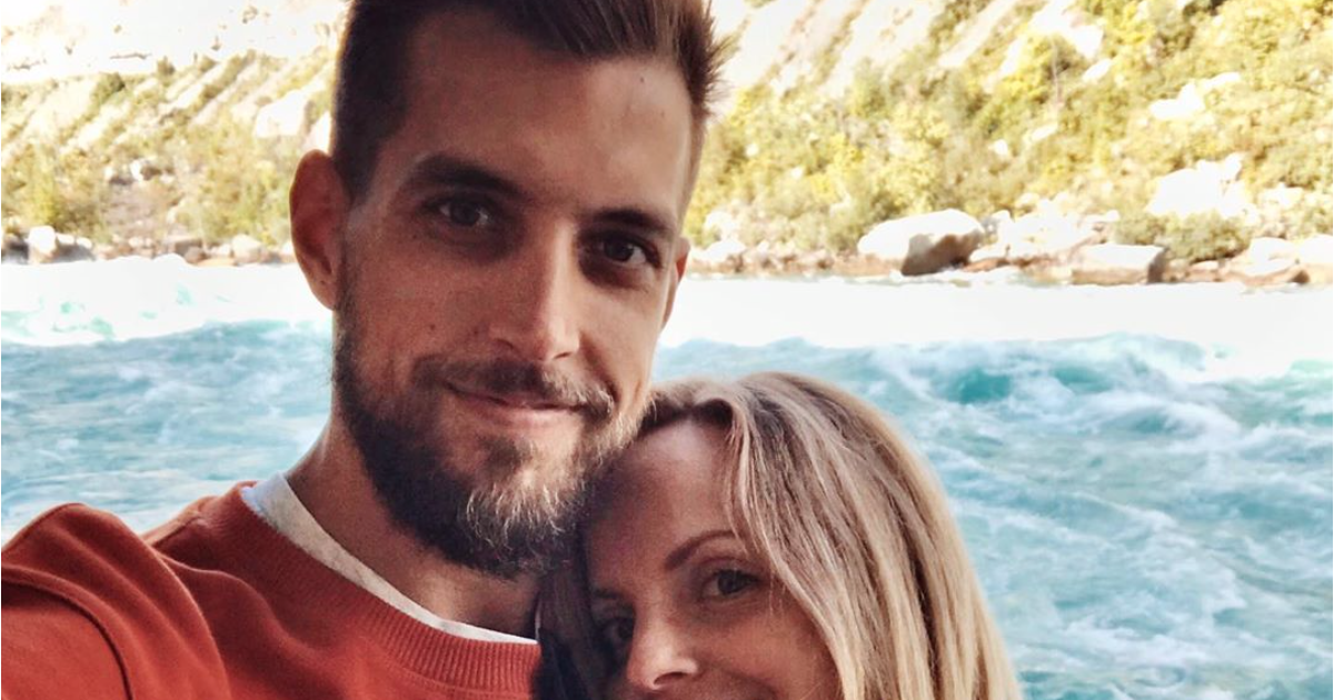 L'actrice Mena Suvari et son mari Michael Hope. Septembre 2019 ...