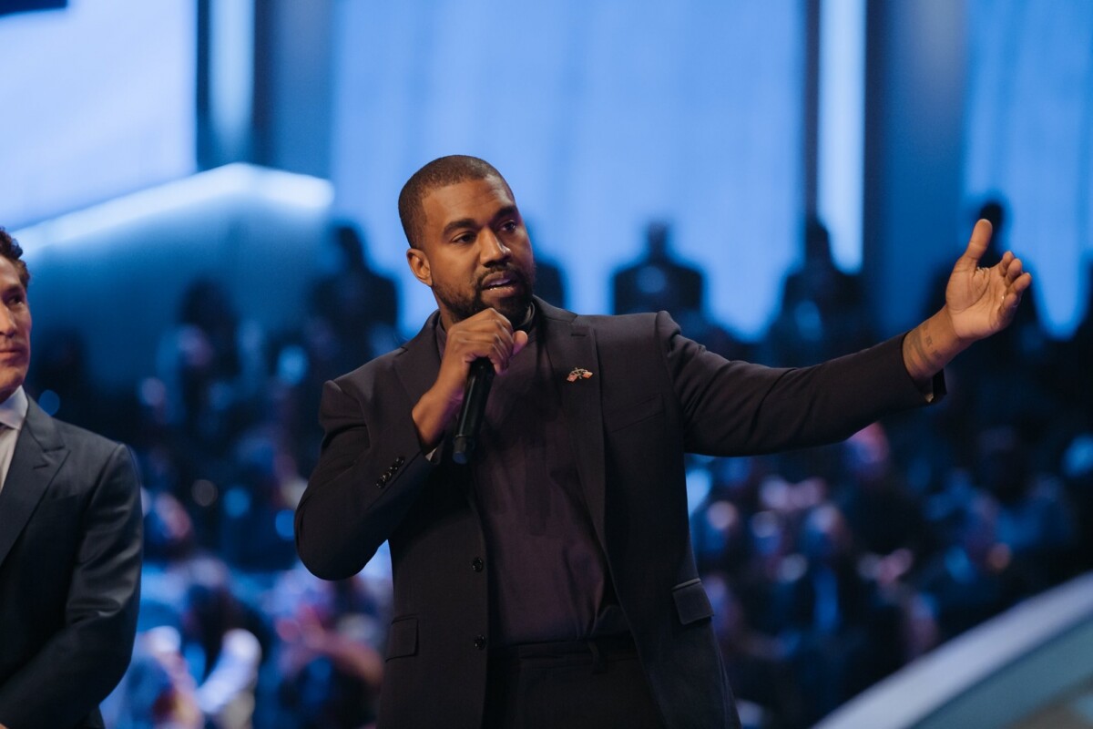 Photo : Kanye West réalise un nouveau "Sunday Service" à l'église ...