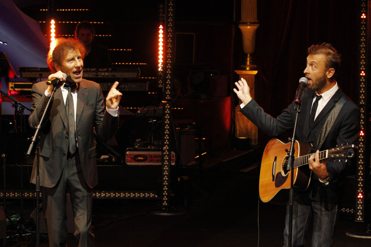 Photo : Alain Souchon et son fils Pierre Souchon en concert au Cirque d ...