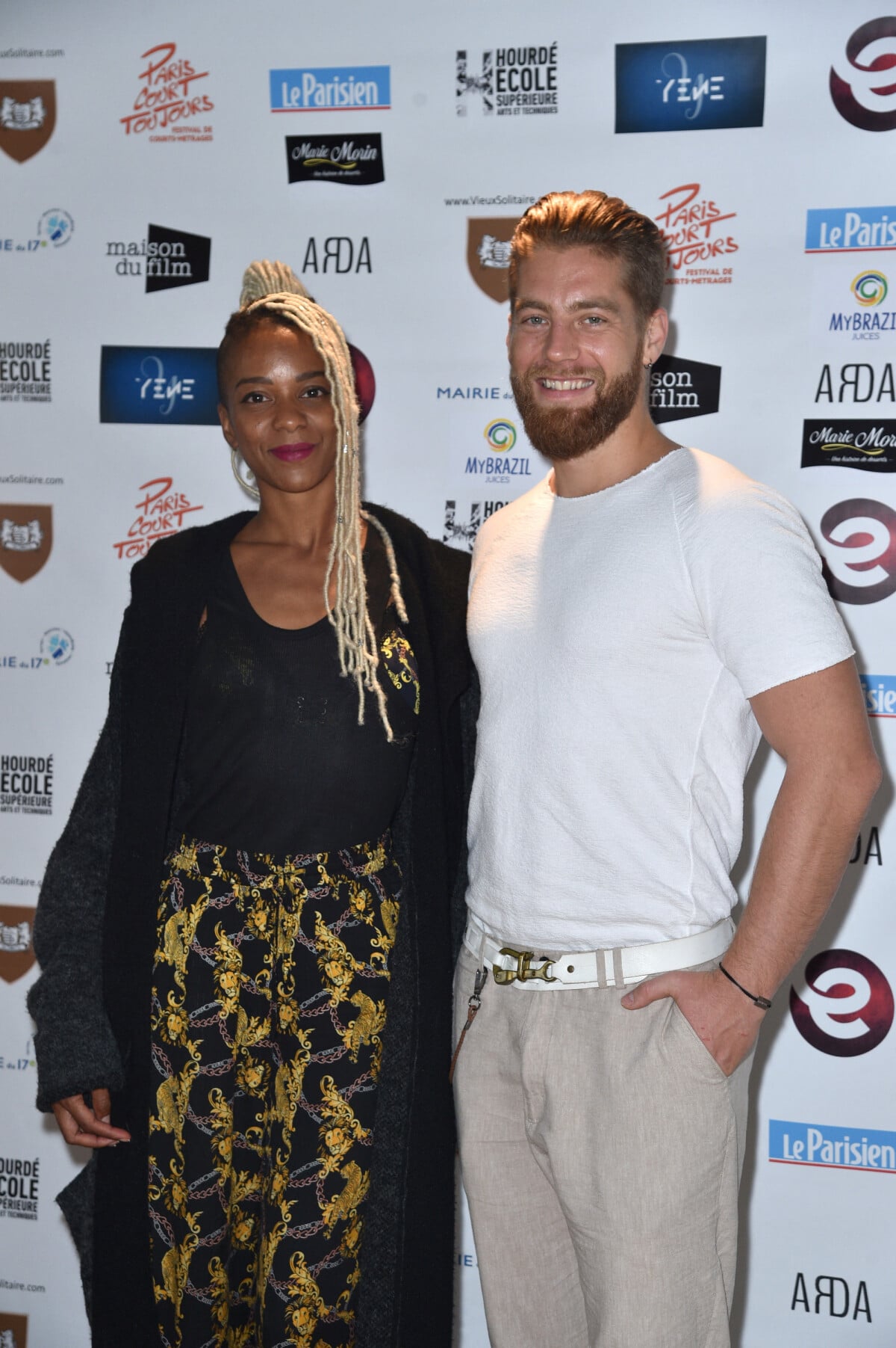 Photo : Yann-Alrick Mortreuil et sa compagne lors du photocall de la ...