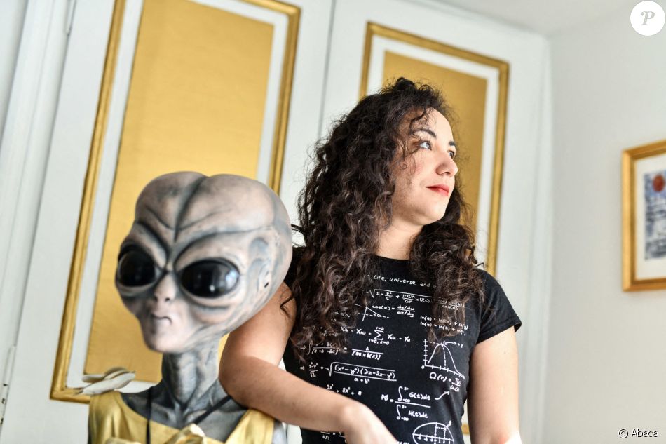 Florence Porcel, a cree des 2012, une chaine YouTube s'attachant a ...