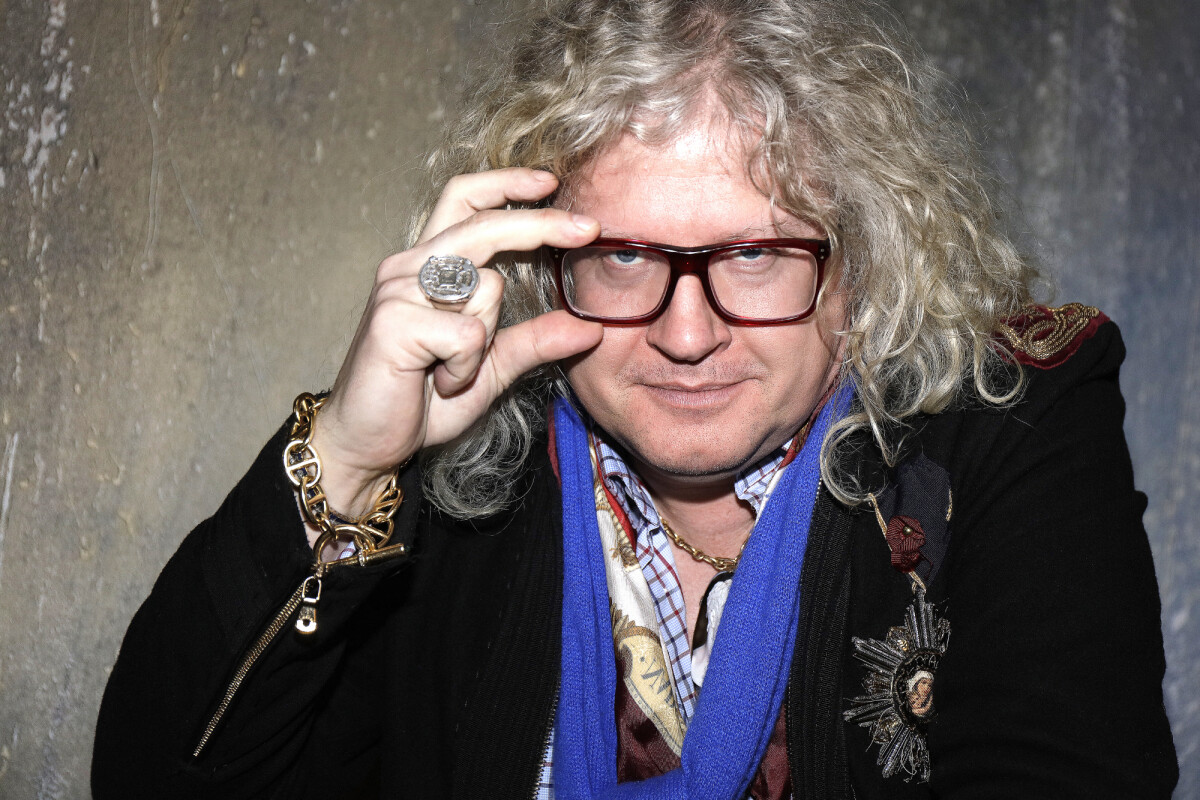 Photo : Exclusif - Rendez-vous avec Pierre-Jean Chalençon à Paris le 25 ...