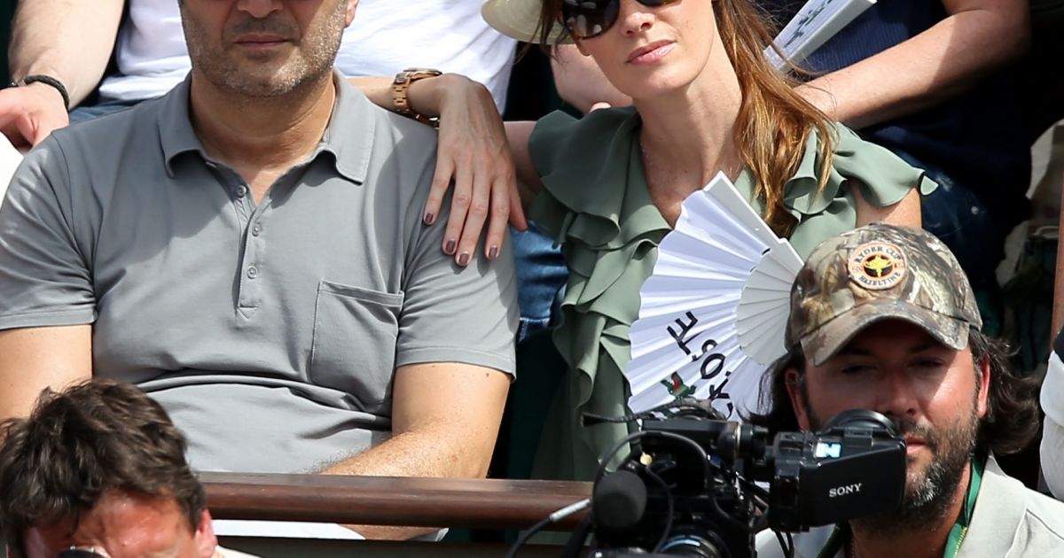 Arthur (Jacques Essebag) et sa compagne Mareva Galanter dans les tribunes lors de la finale ...