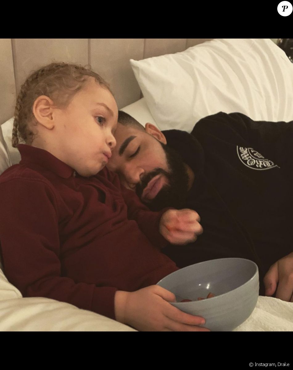 Drake : Première apparition publique avec son fils Adonis, qui grandit ...