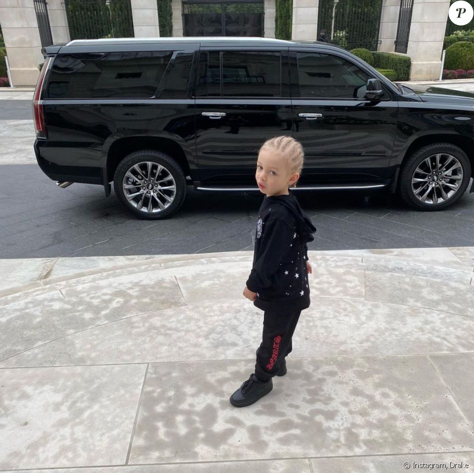 Drake : Première apparition publique avec son fils Adonis, qui grandit ...