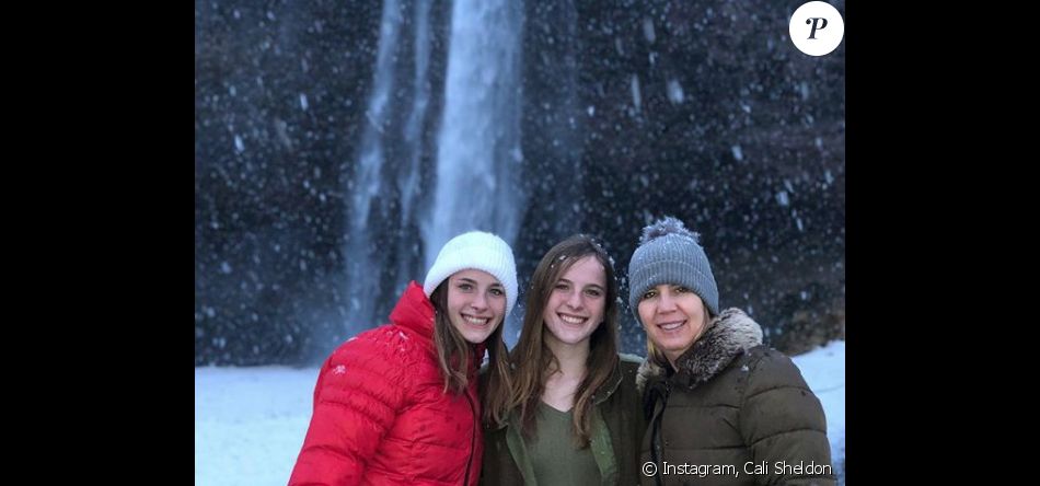 Cali Sheldon et sa soeur Noelle (avec leur mère) - Purepeople
