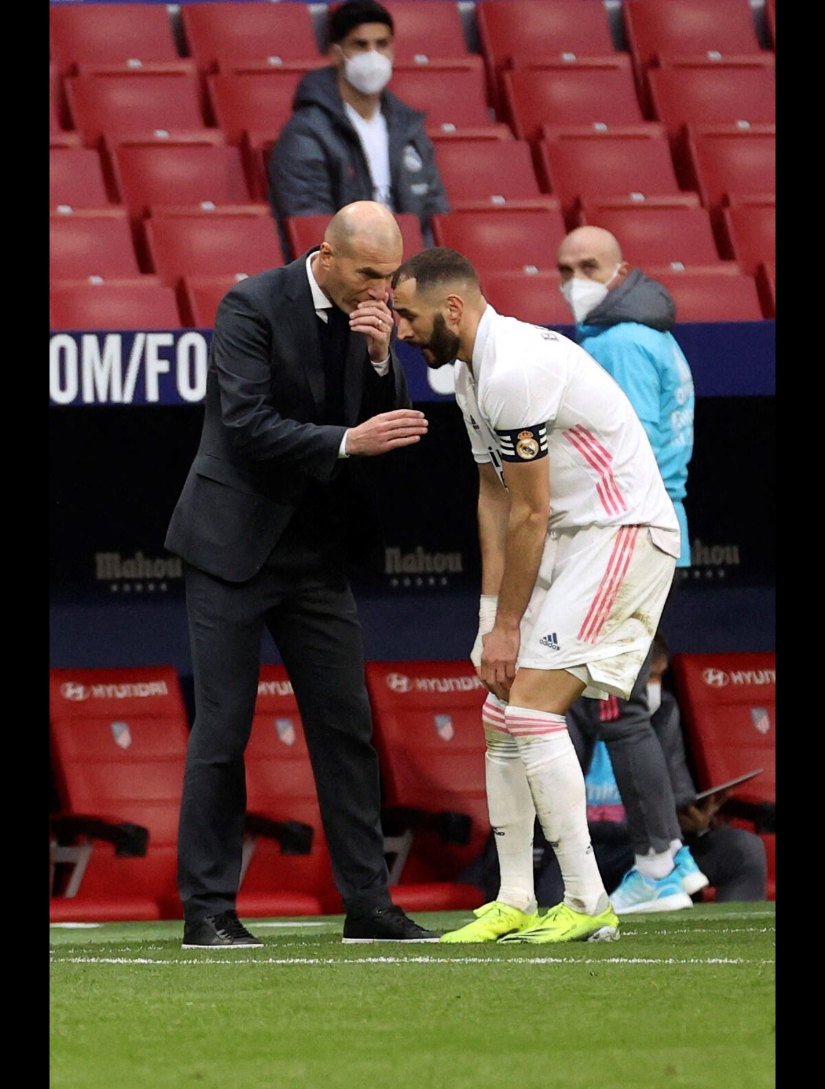 Photo : Zinedine Zidane et Karim Benzema lors du match Atletico Madrid ...
