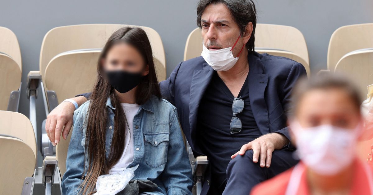 Yvan Attal et sa fille Joe dans les tribunes des internationaux de ...